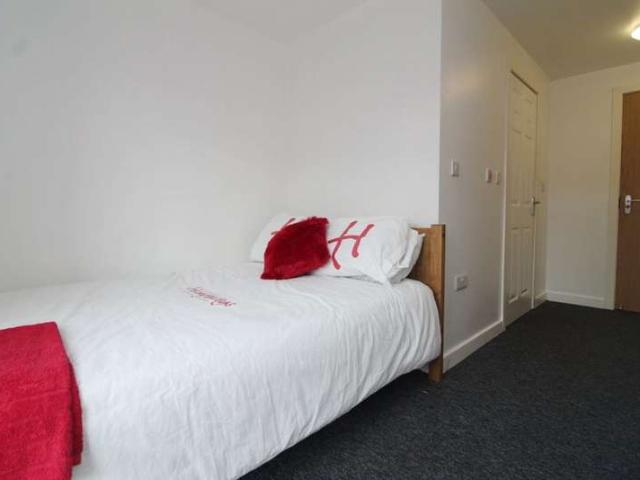 1 Bedroom House Share