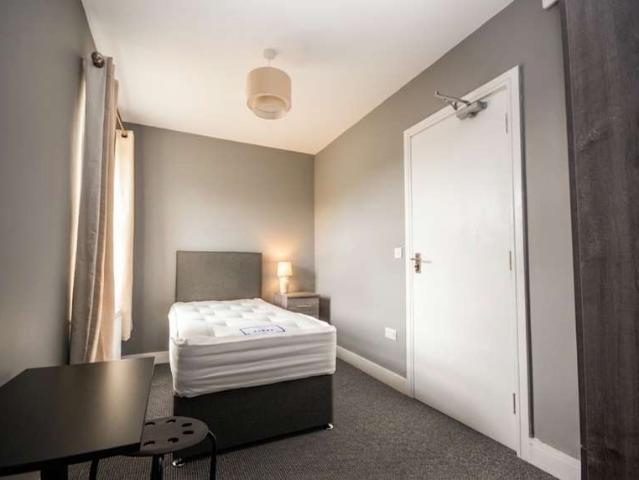 1 Bedroom House Share