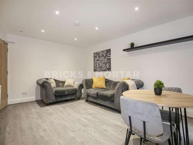 1 Bedroom House Share