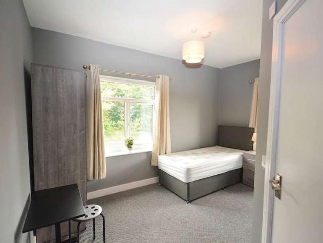 1 Bedroom House Share