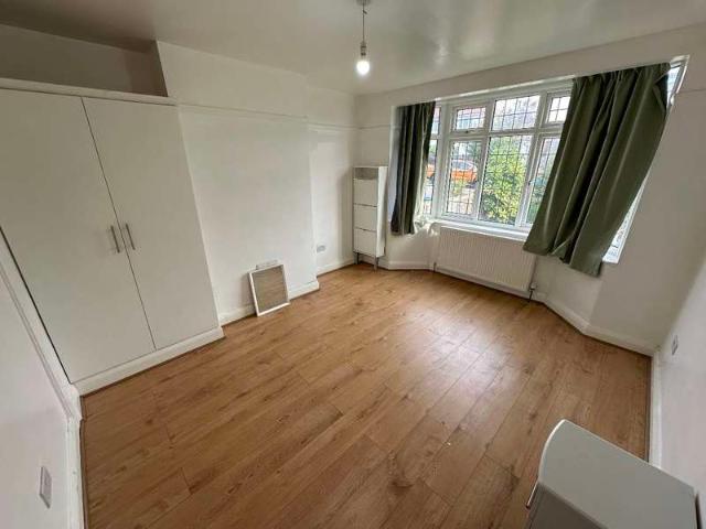 1 Bedroom House Share