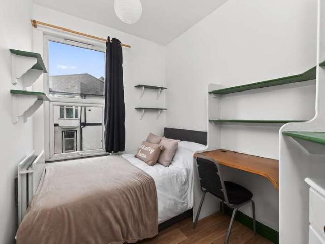 1 Bedroom House Share