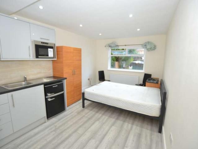 1 Bedroom House Share