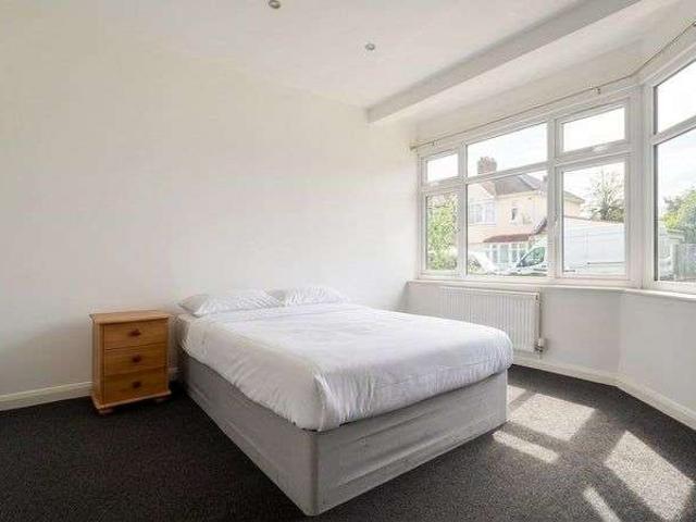 1 Bedroom House Share