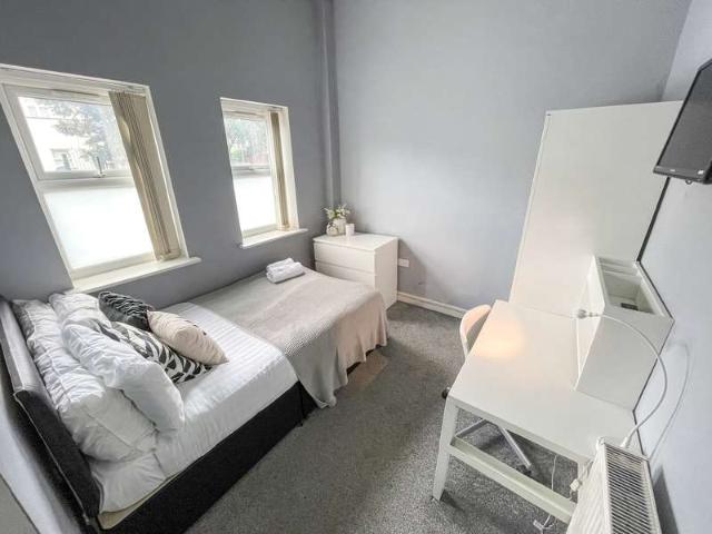 1 Bedroom House Share