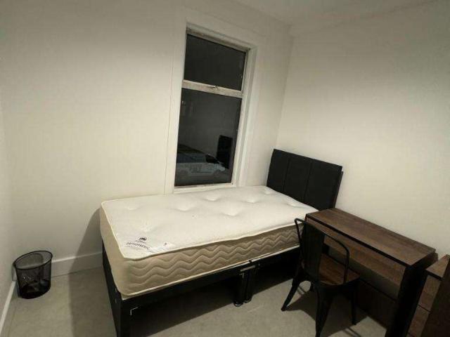 1 Bedroom House Share