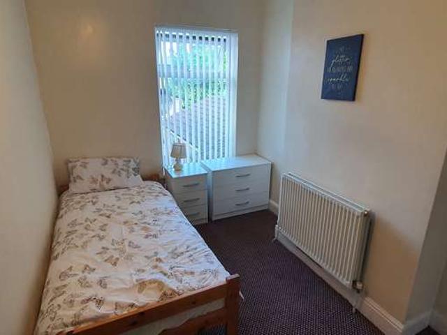 1 Bedroom House Share