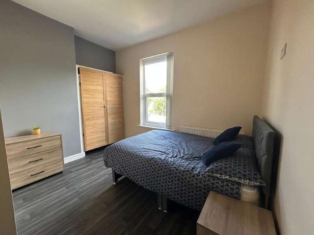 1 Bedroom House Share