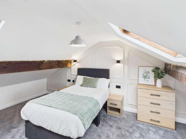 1 Bedroom House Share