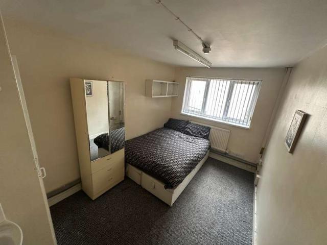 1 Bedroom House Share