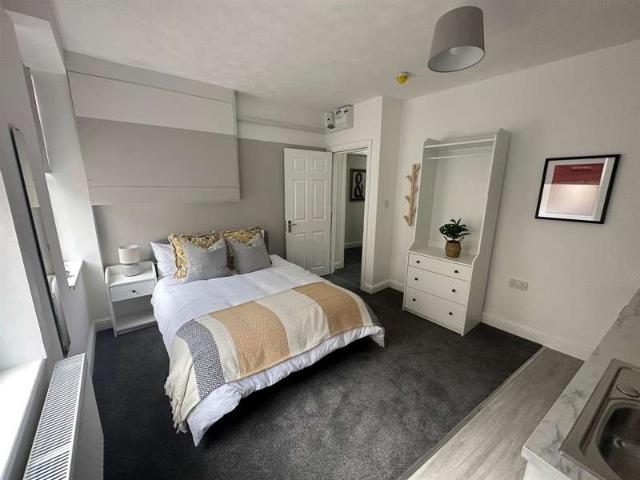 1 Bedroom House Share
