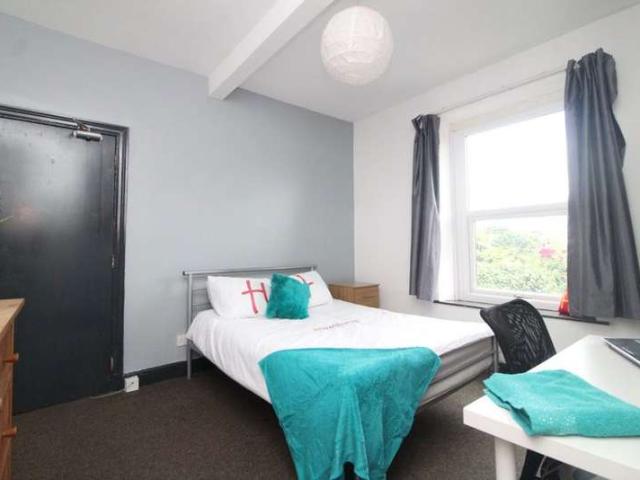 1 Bedroom House Share