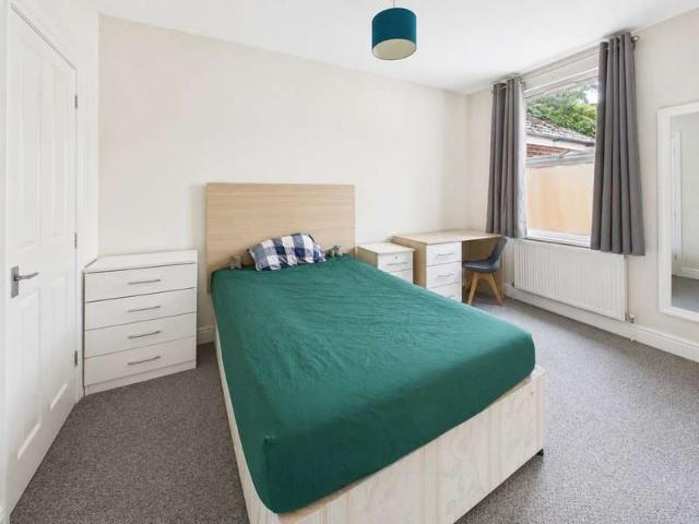 1 Bedroom House Share