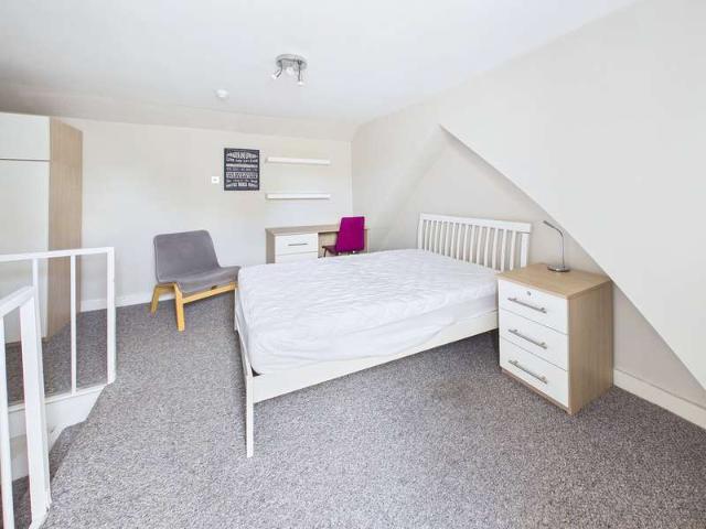 1 Bedroom House Share