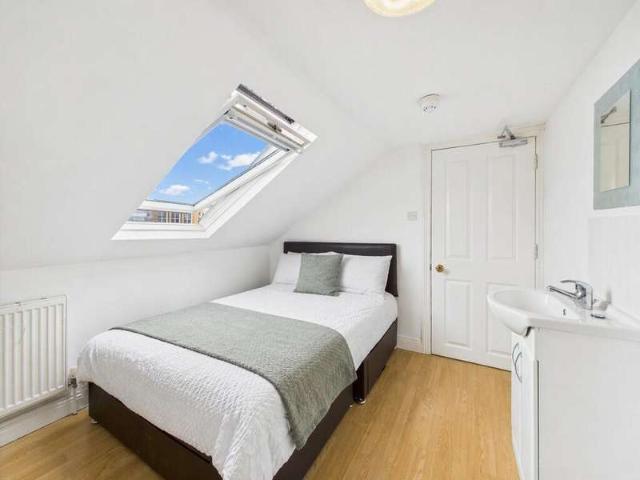 1 Bedroom House Share