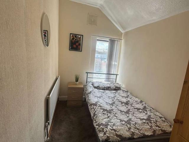 1 Bedroom House Share
