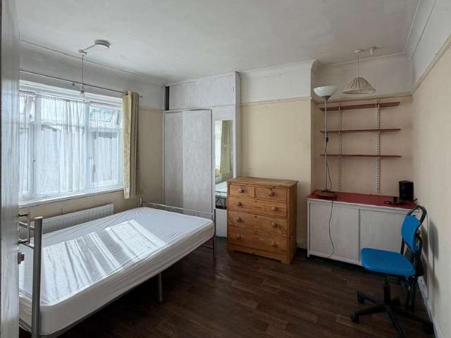 1 Bedroom House Share