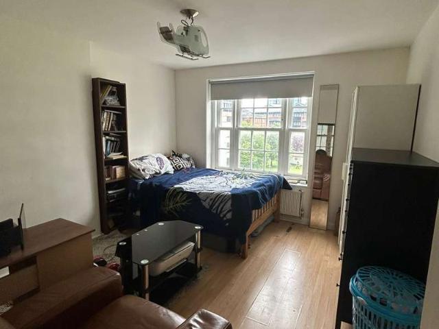 1 Bedroom House Share