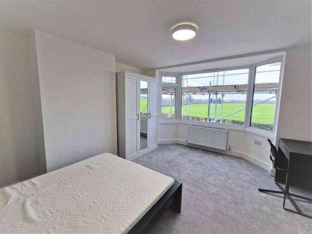 1 Bedroom House Share