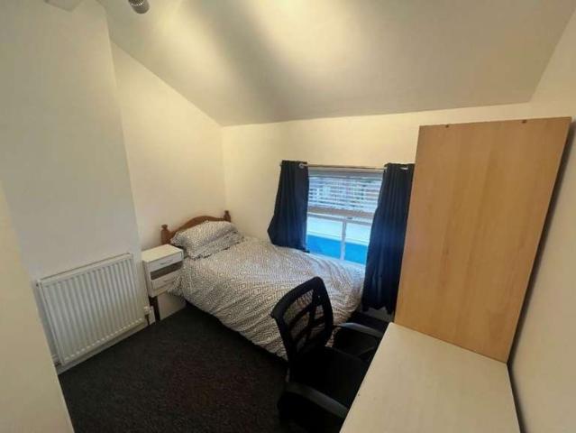 1 Bedroom House Share