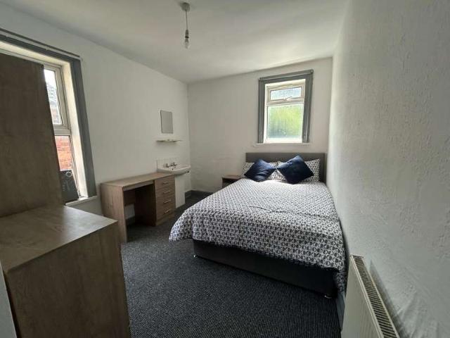 1 Bedroom House Share