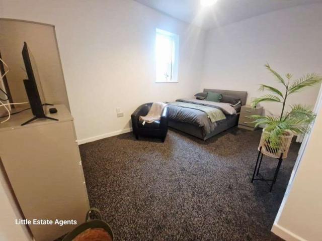1 Bedroom House Share