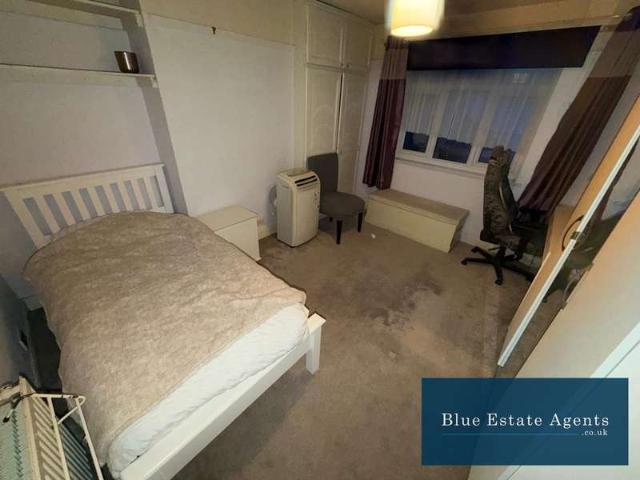 1 Bedroom House Share