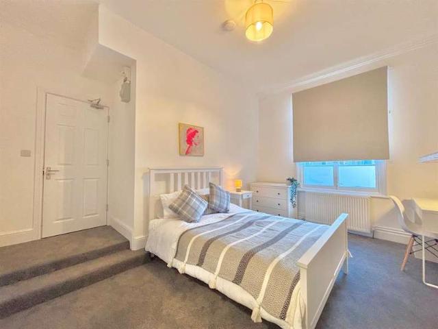1 Bedroom House Share