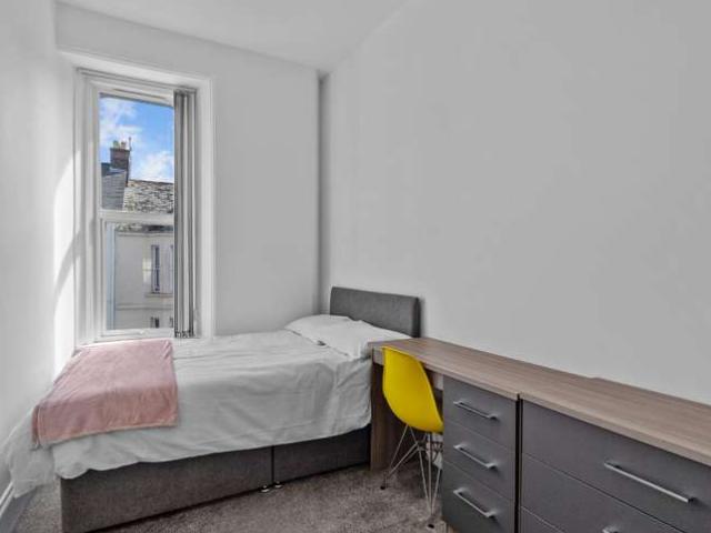 1 Bedroom House Share
