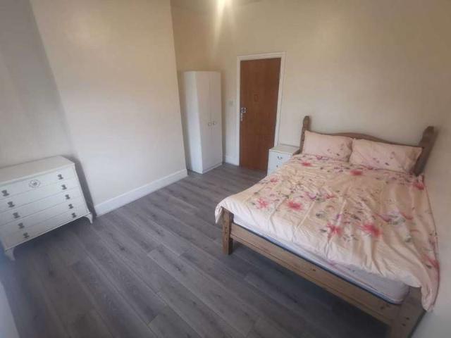 1 Bedroom House Share