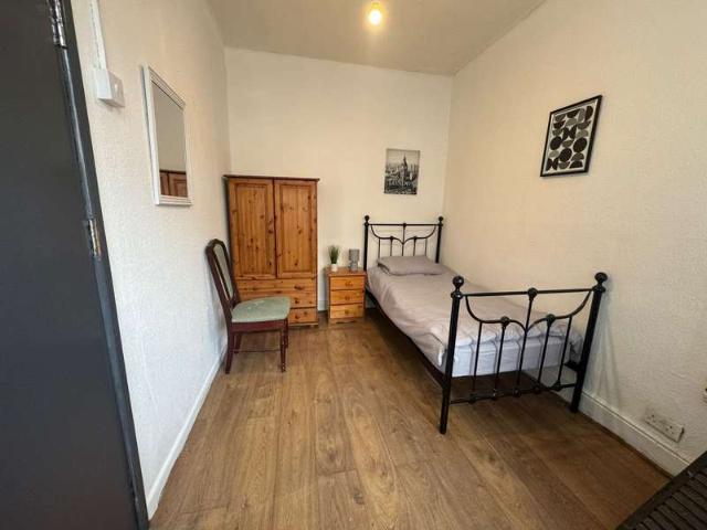1 Bedroom House Share