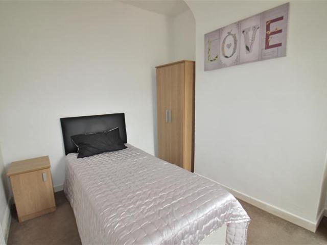 1 Bedroom House Share