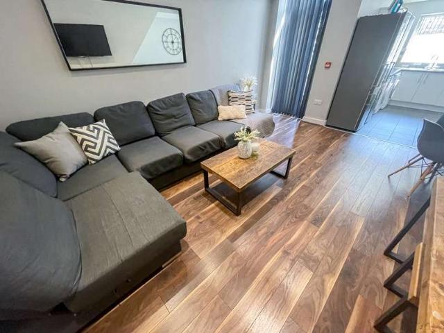 1 Bedroom House Share