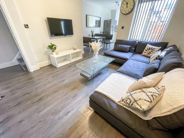 1 Bedroom House Share