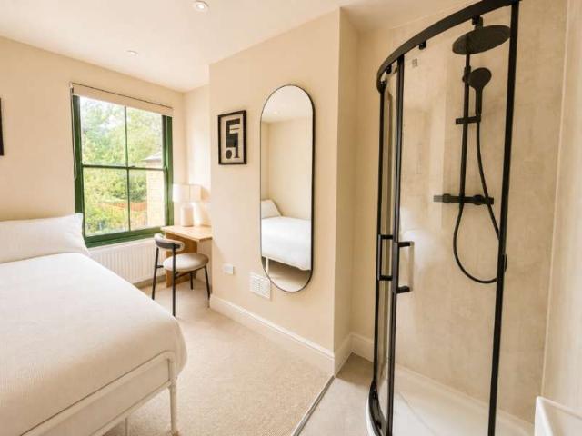 1 Bedroom House Share