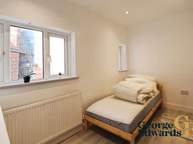 1 Bedroom House Share