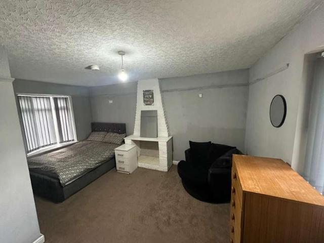 1 Bedroom House Share