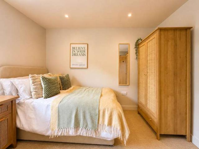 1 Bedroom House Share