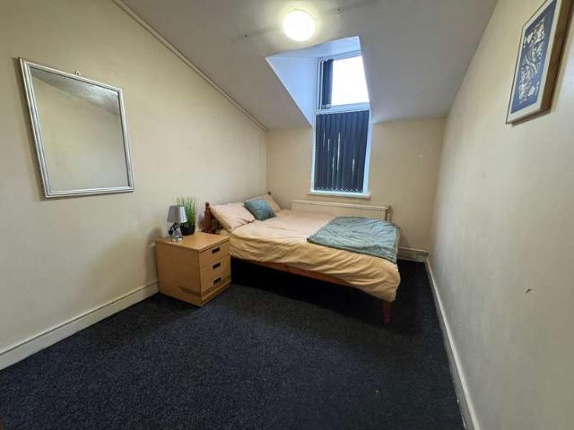 1 Bedroom House Share