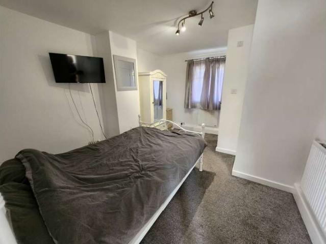 1 Bedroom House Share