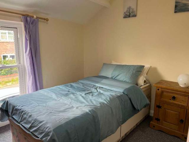 1 Bedroom House Share