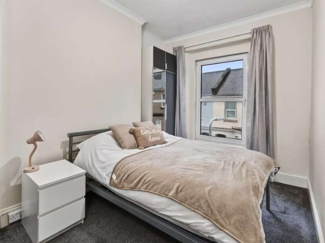 1 Bedroom House Share