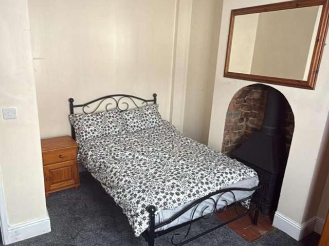 1 Bedroom House Share
