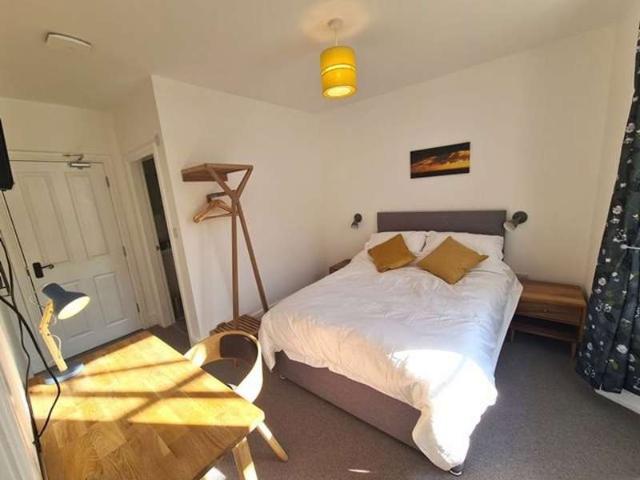 1 Bedroom House Share