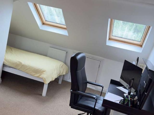 1 Bedroom House Share