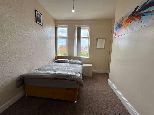 1 Bedroom House Share