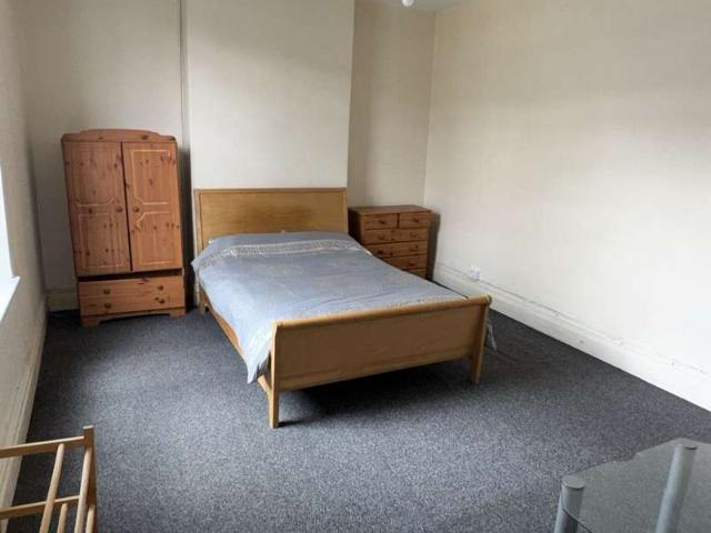 1 Bedroom House Share