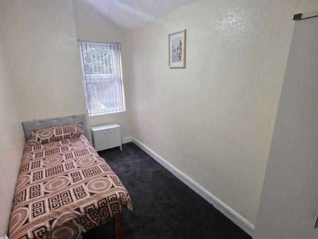 1 Bedroom House Share
