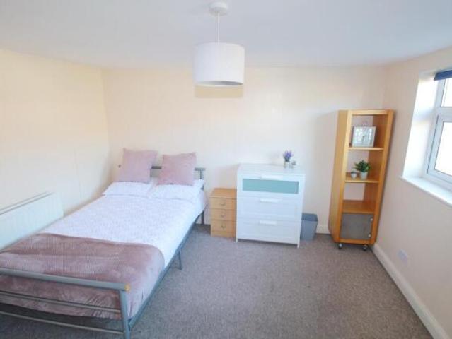 1 bedroom house share for rent in 105 Carholme Road, Lincoln, Lincolnshire, LN1 1RT, LN1