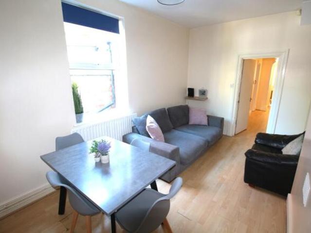 1 bedroom house share for rent in 103 Carholme Road, Lincoln, Lincolnshire, LN1 1RT, LN1